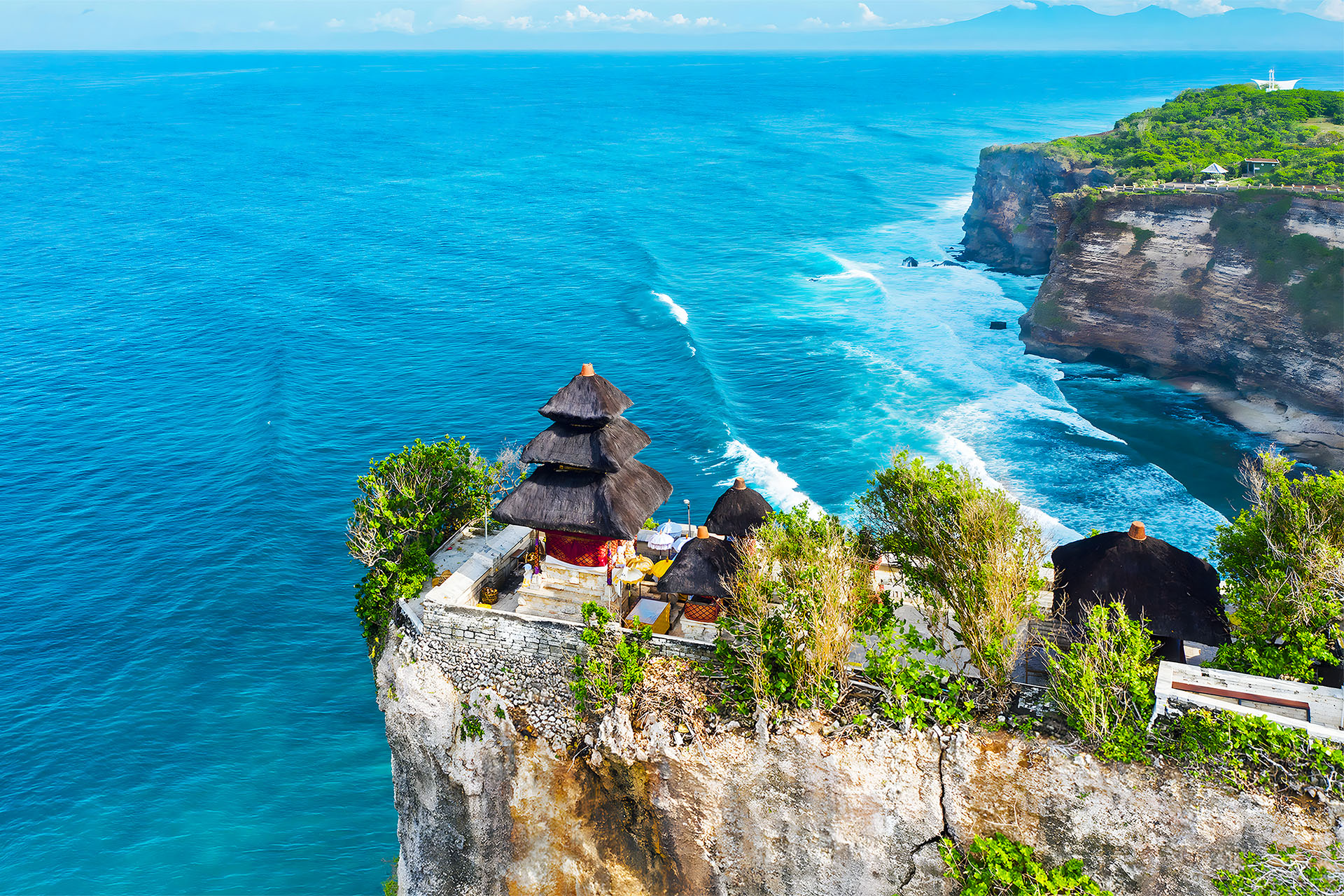 Menjelajahi Keindahan Uluwatu Temple, Wisata Ikonik di Bali
